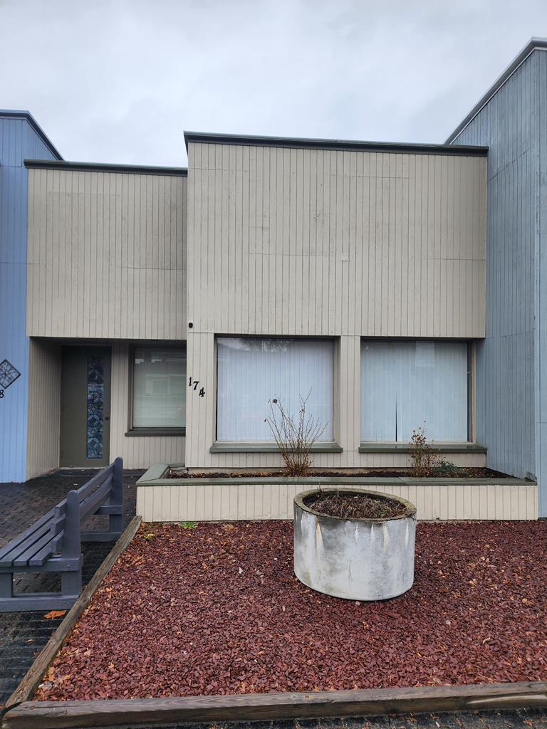 174 Village Square, For Sale in Painted Post - Zoocasa