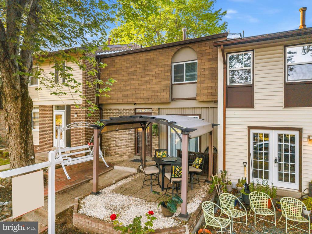 12635 Oakwood Dr, For Sale in Woodbridge - eXp Realty