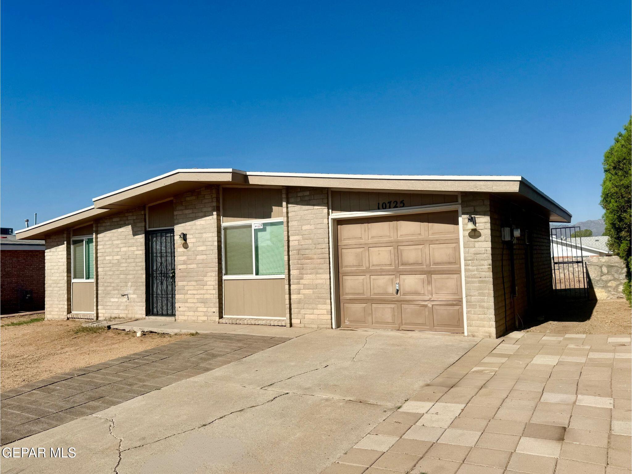 10725 Obsidian St, For Sale in El Paso - eXp Realty