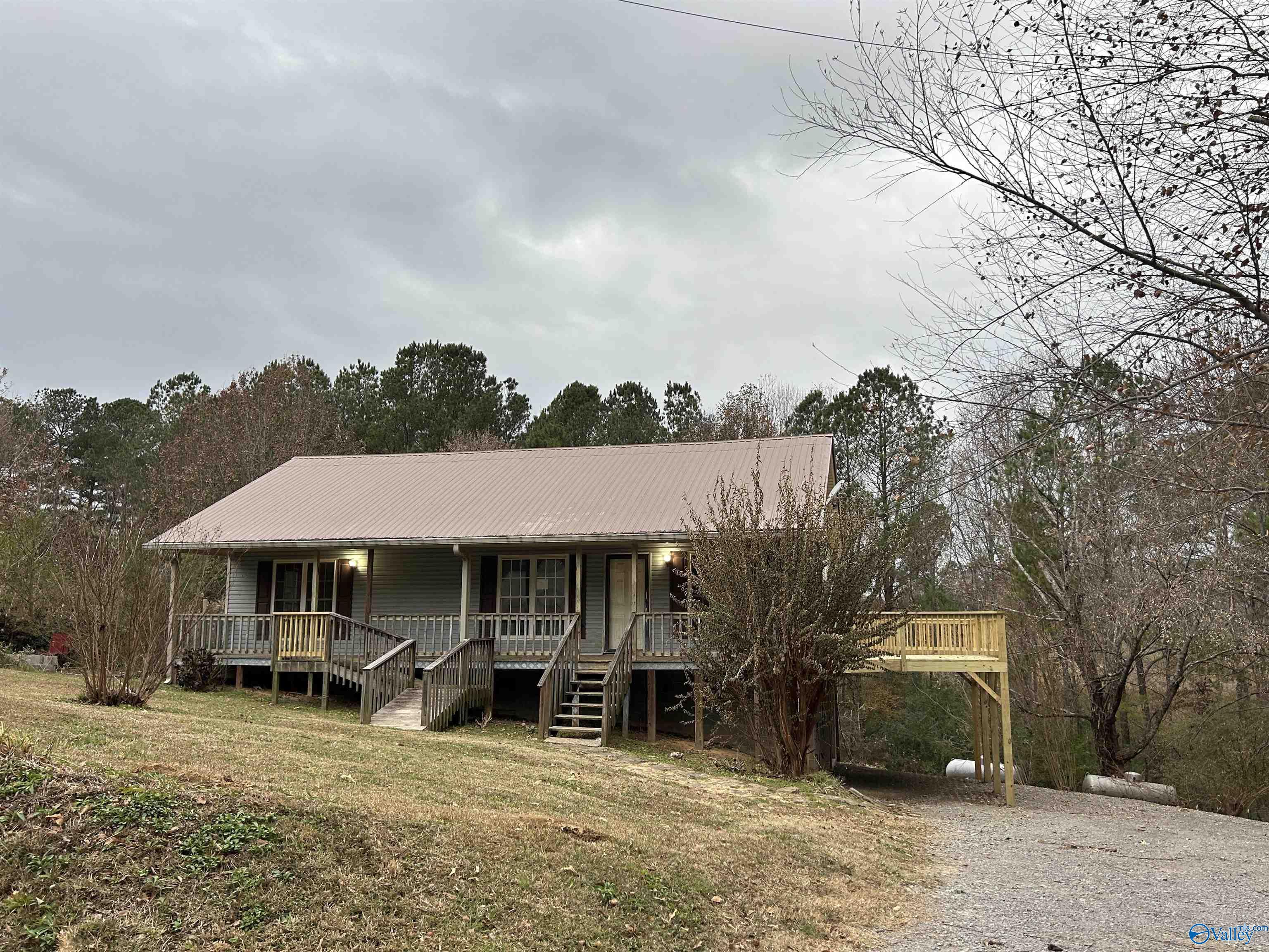1544 County Road 573, For Sale in Hanceville - Zoocasa