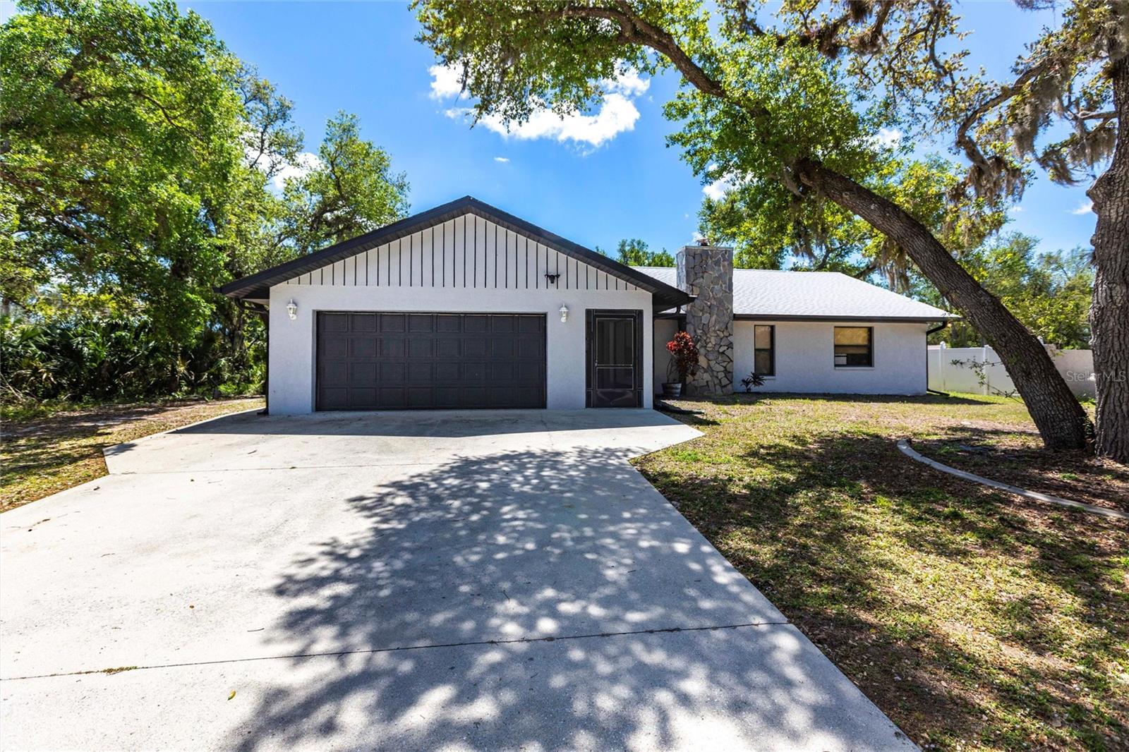 16249 Ashland Avenue, For Sale in PORT CHARLOTTE - Zoocasa