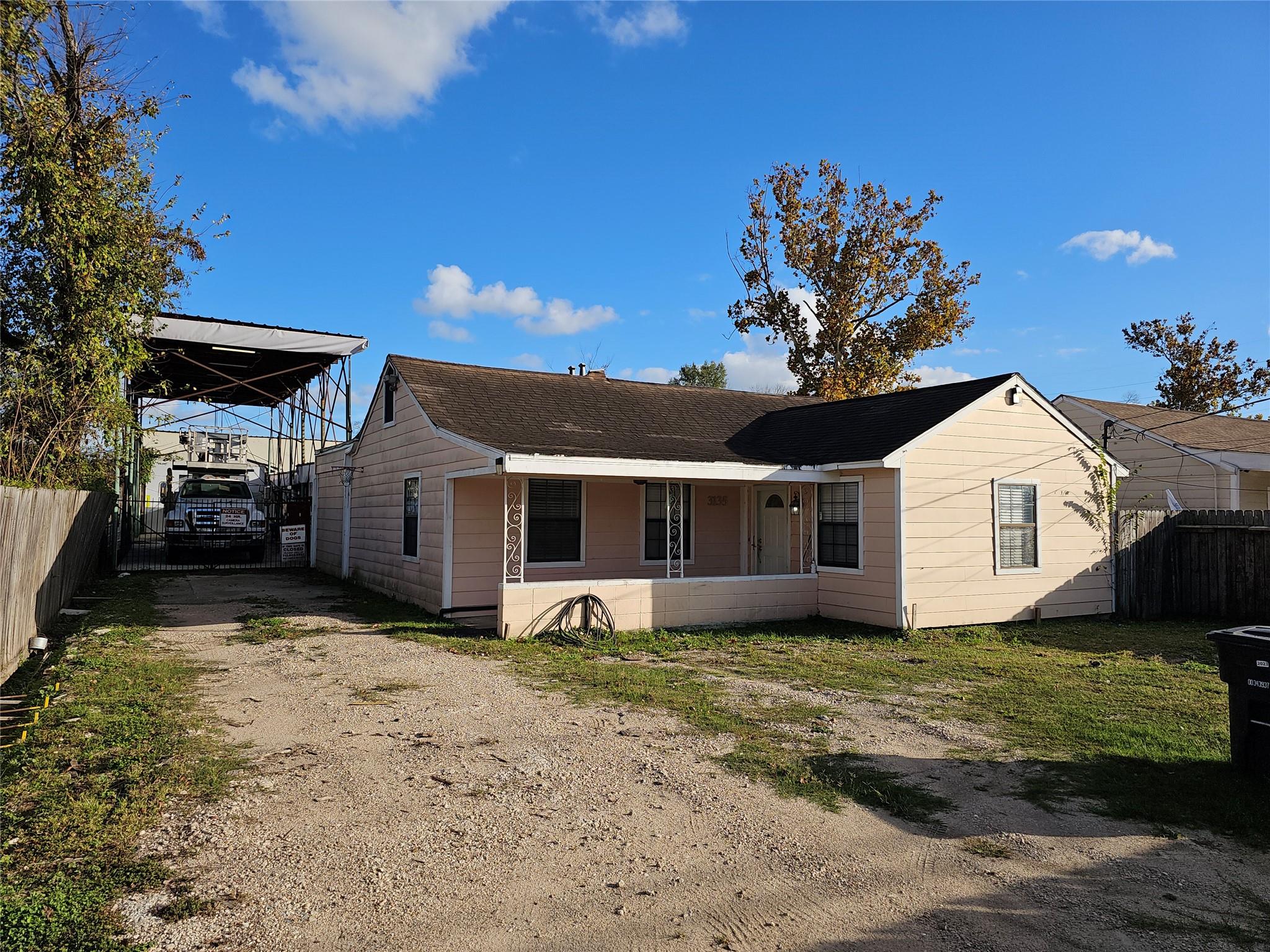 3135 Golfcrest Blvd, For Sale in Houston - eXp Realty