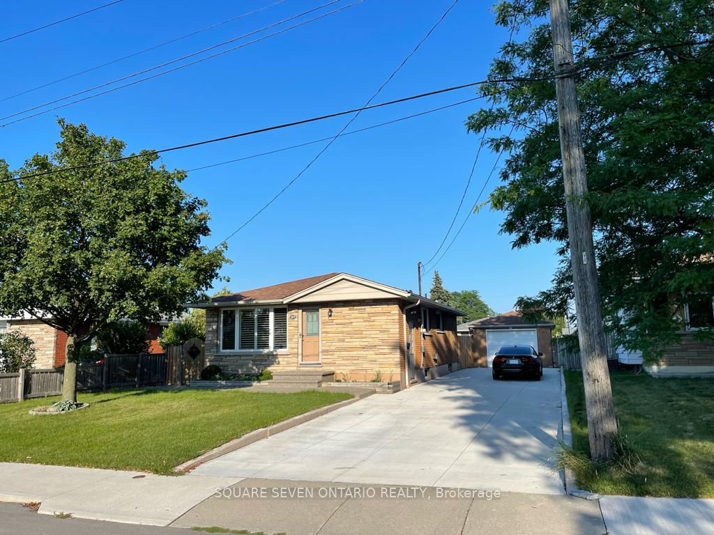 27 Deerborn Dr, Leased in Hamilton - Zoocasa