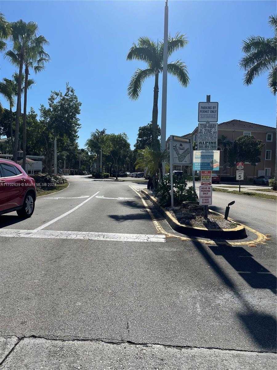 203-10 - 7070 Nw 177th St, For Rent in Hialeah - Zoocasa