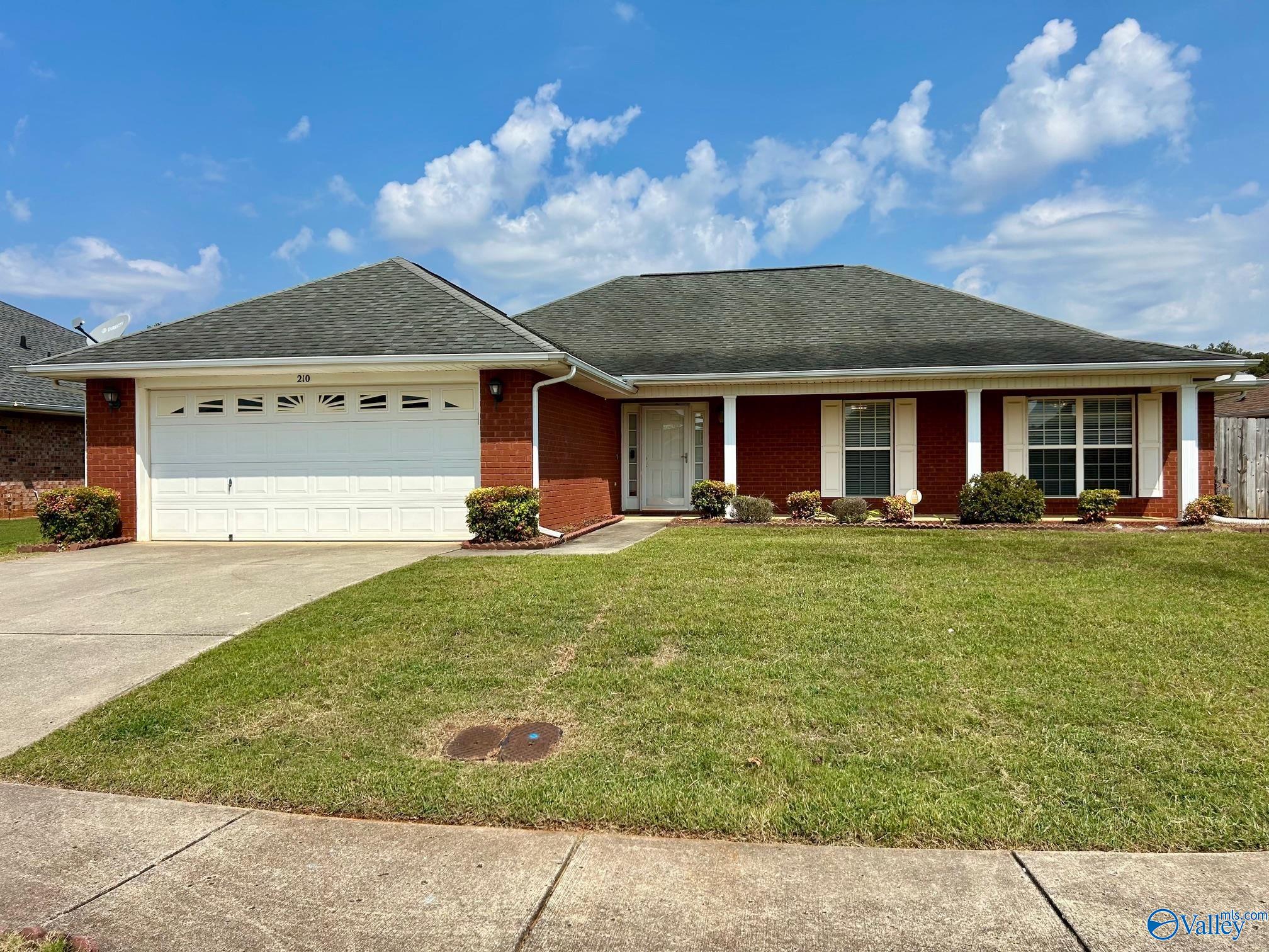 210 Shadow Cove Dr Sw, For Sale in Huntsville - eXp Realty