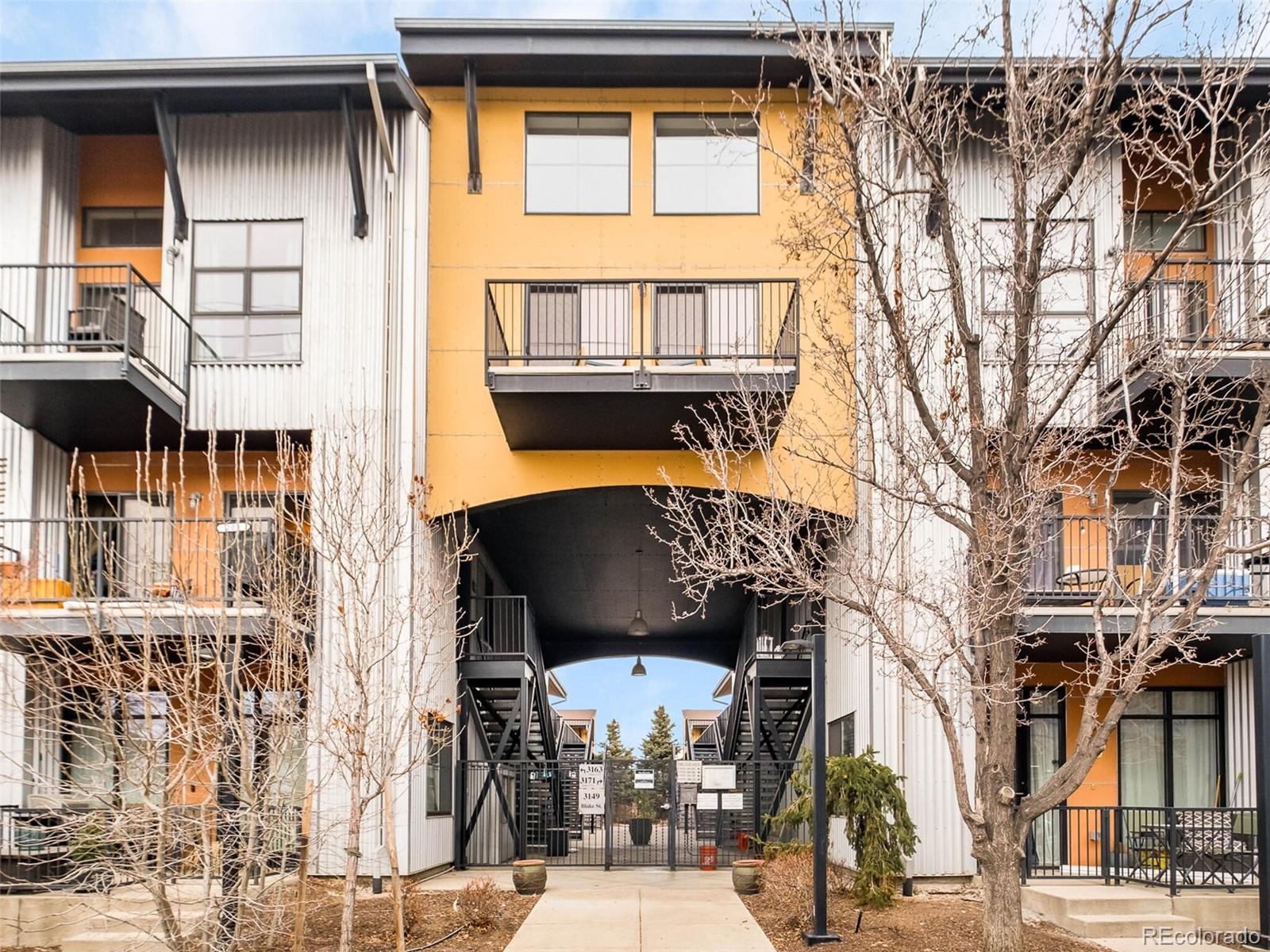 2 - 3163 Blake Street, Sold in Denver - Zoocasa