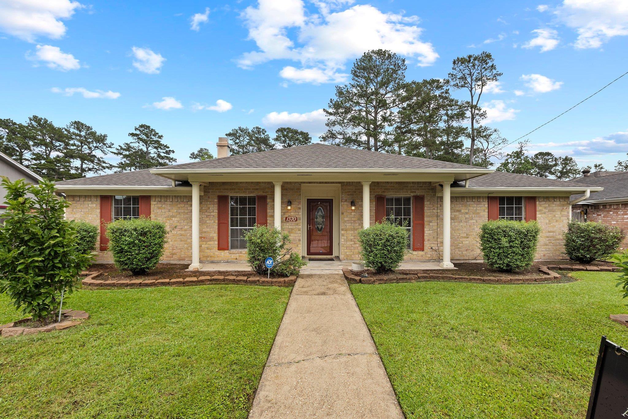 1370 Shakespeare Dr, For Sale in Beaumont - eXp Realty