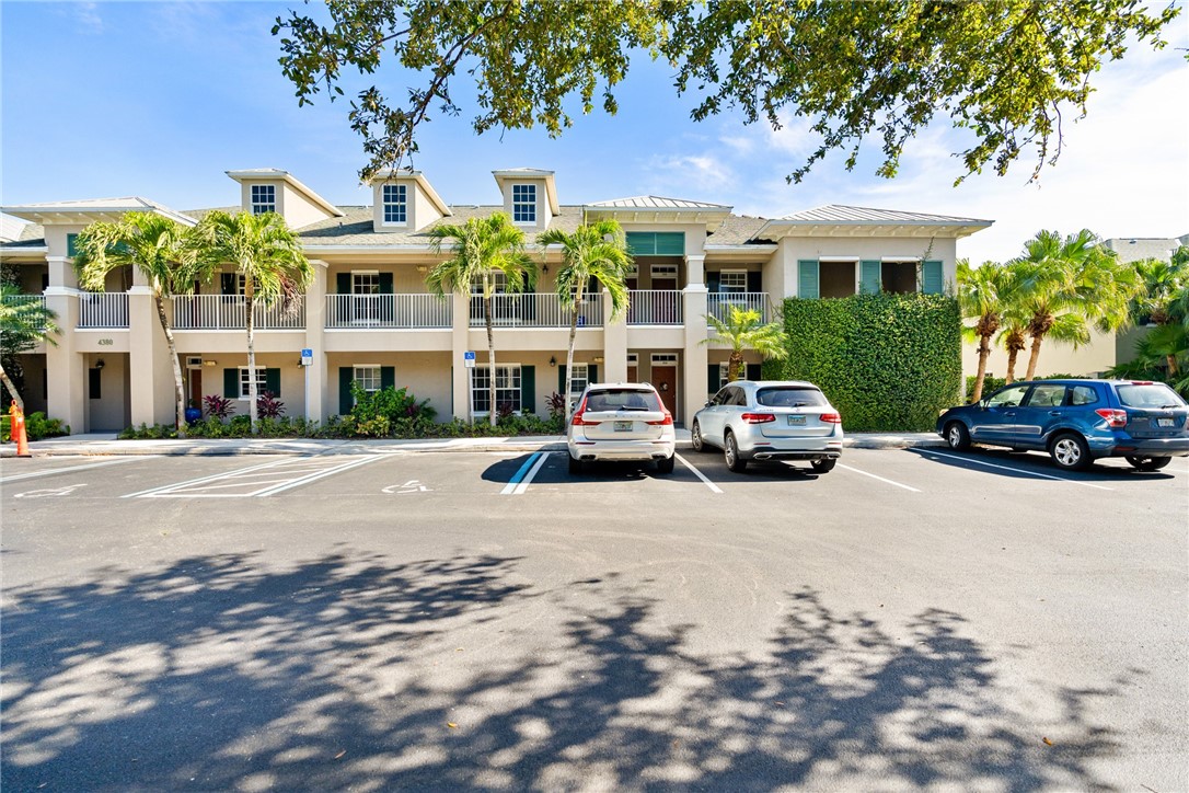 203 - 4380 Doubles Alley Drive, For Sale in Vero Beach - Zoocasa